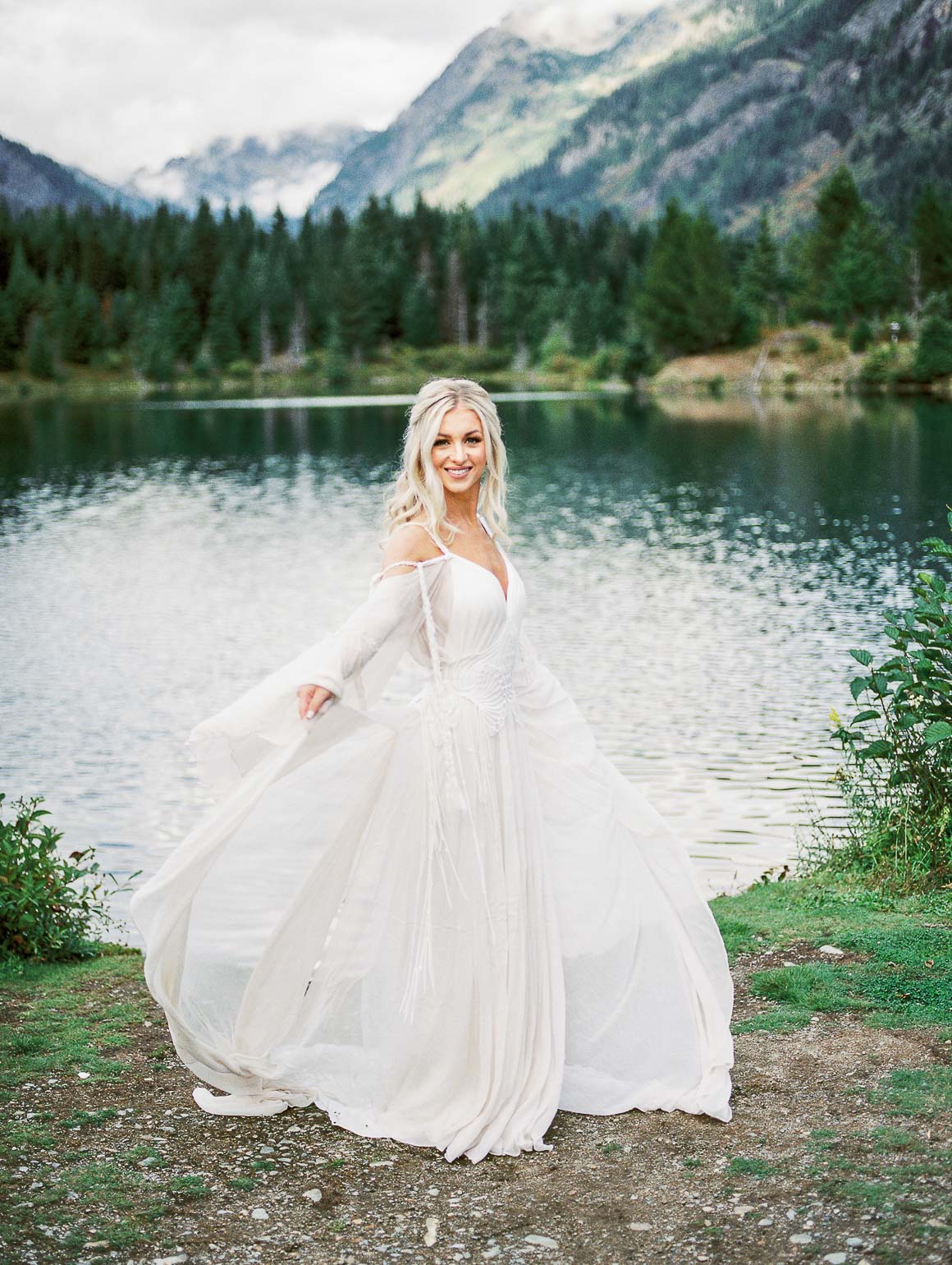 A Beautiful Gold Creek Pond Wedding - Nick Hanyok Imaging